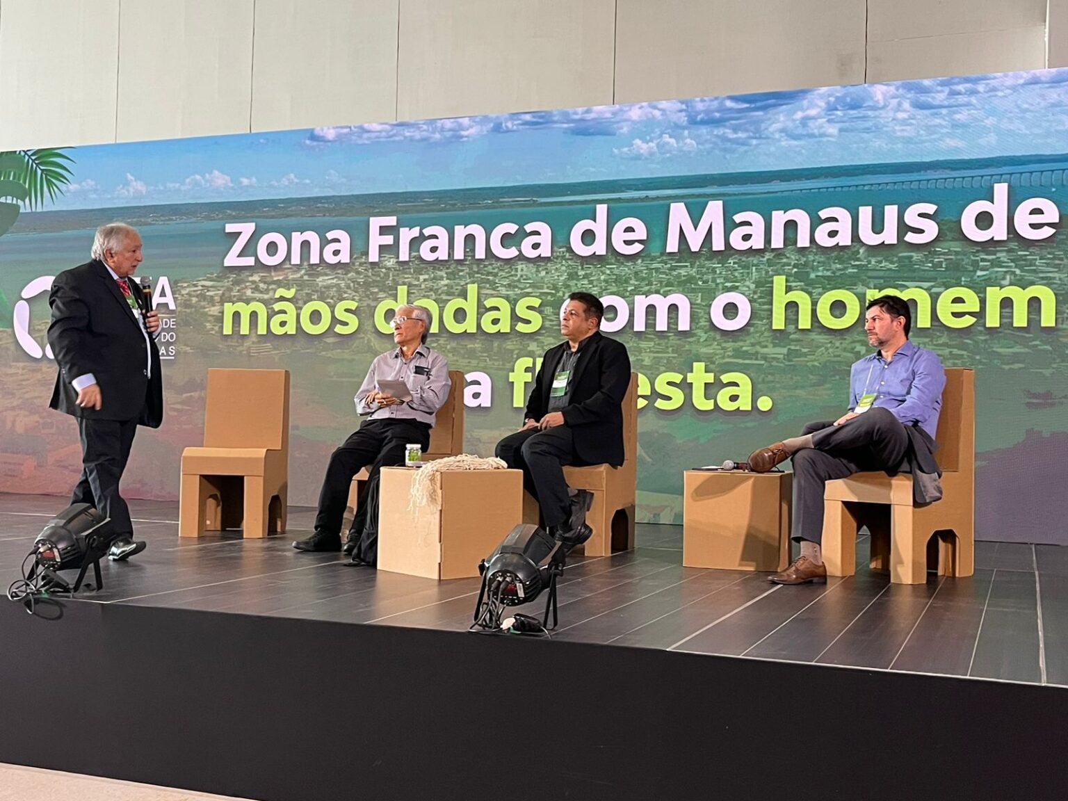 Início - Fundação Universitas de Estudos Amazônicos - FUEA